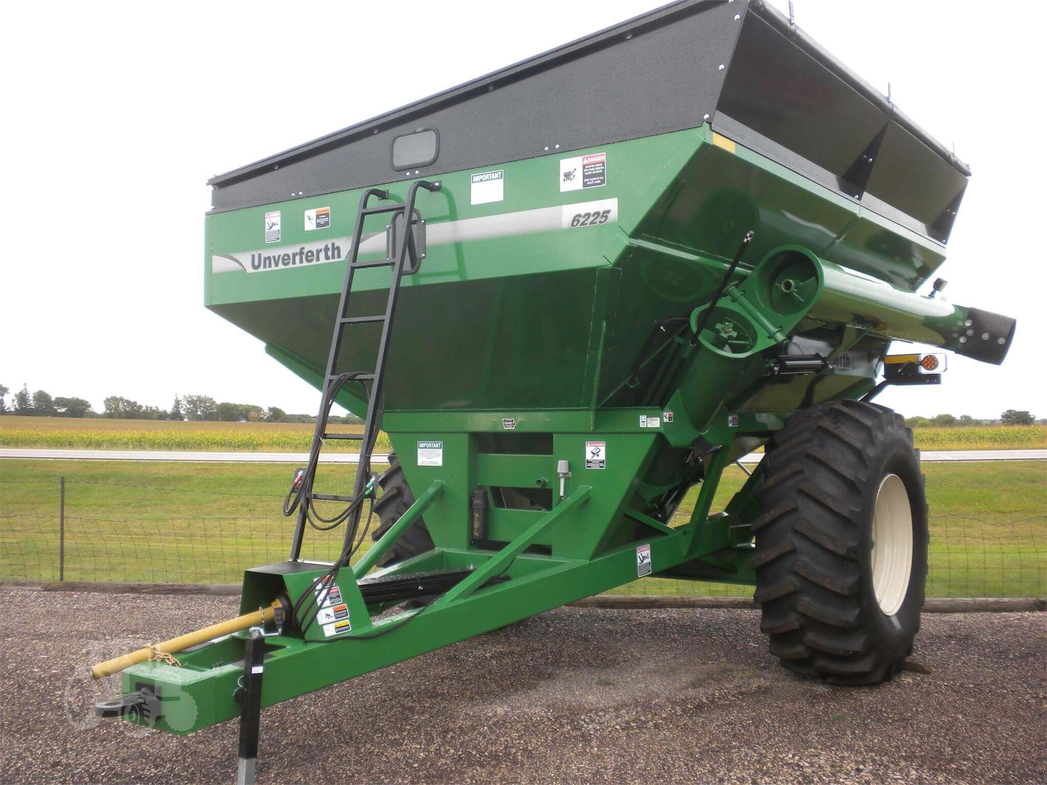 Showroom | Gordy's Repair | Stacyville, Iowa | New & Used Equipment